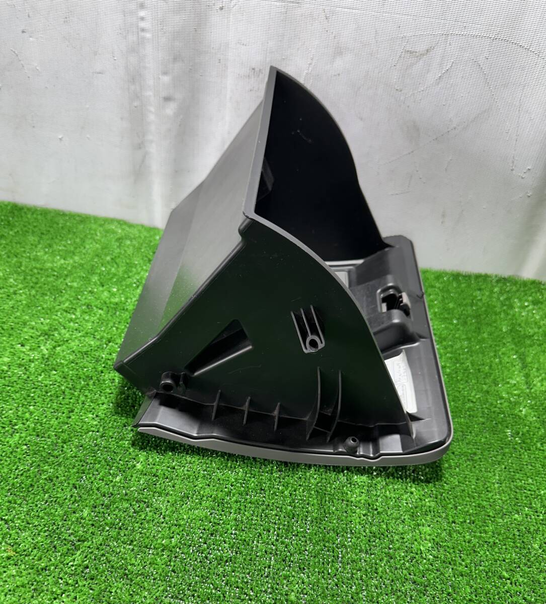 R608p274 日産NV100 クリッパーバン DR17V グローブボックス R608p274 日産NV100 クリッパーバン DR17V グローブボックス