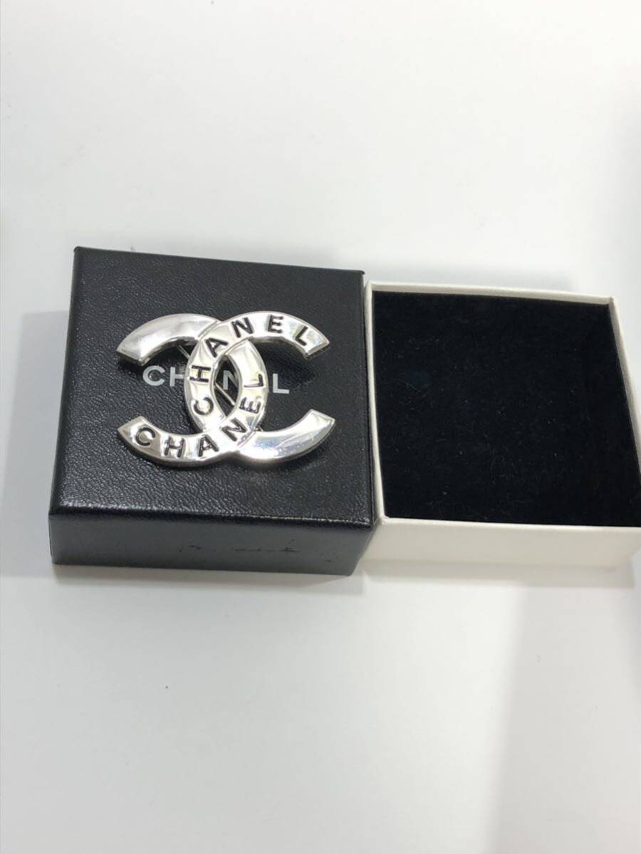 Yahoo!オークション - シャネル ブローチ 98P シルバー CHANELロゴ (管...