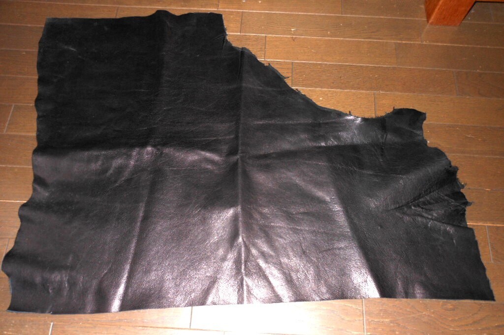 Yahoo!オークション - 牛革ハギレ ソフトシボ加工 BLACK 1枚30ds くら...