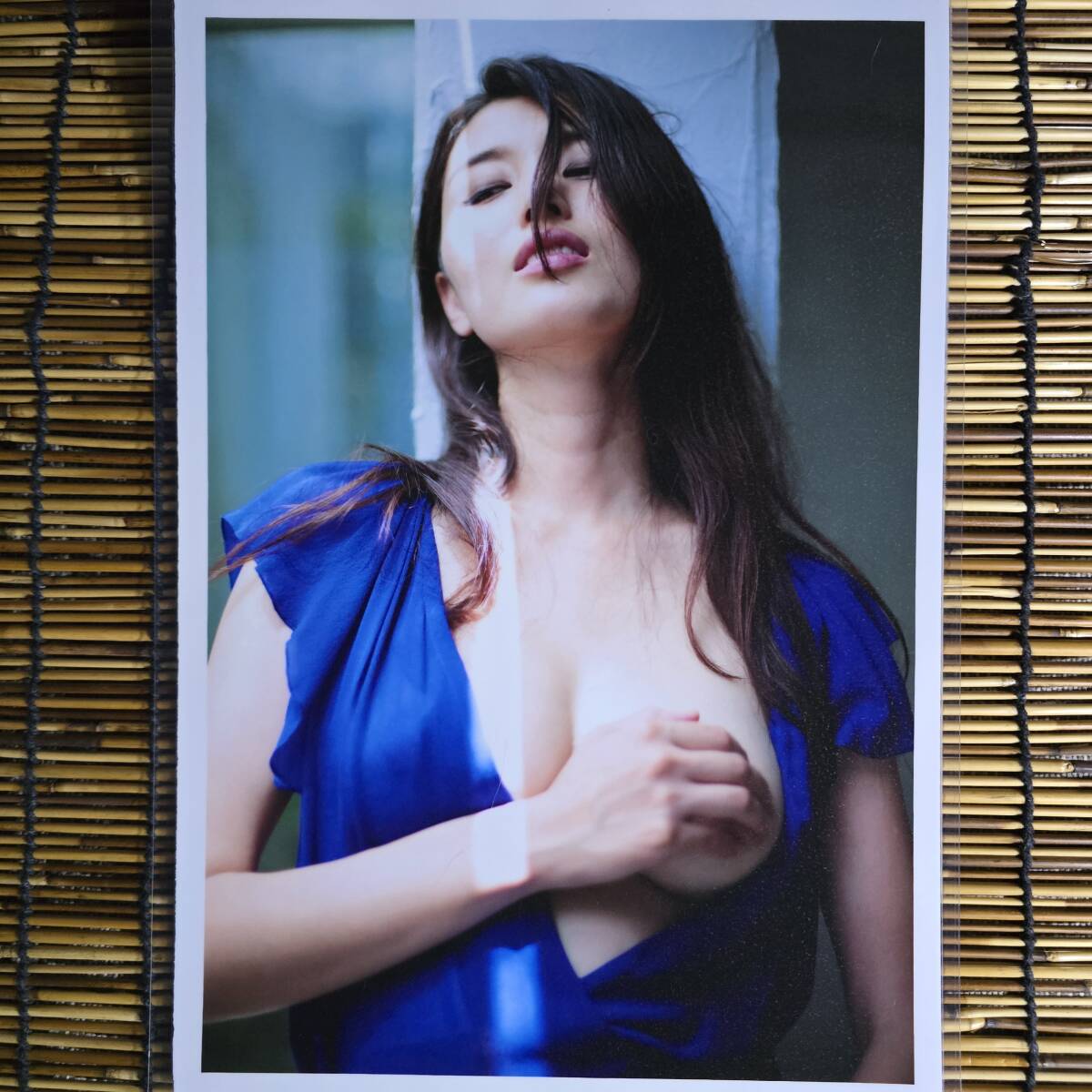 日本代購代標第一品牌【樂淘letao】－【高品質厚手150μラミネート加工】橋本マナミ 水着 A4 雑誌切り抜き4ページ【グラビアアイドル】l32