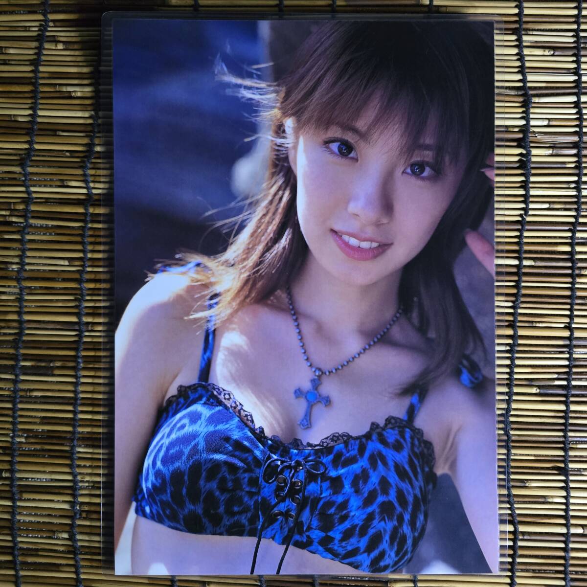 高品質厚手150μラミネート加工 山本梓 Real Blue 2002.12.1 水着 A4 雑誌切り抜き6ページ グラビアアイドル l73(タレント)｜売買されたオークション情報、yahoo ...