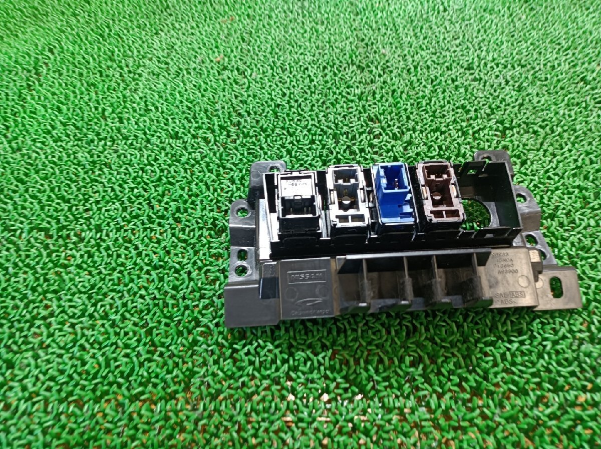 Yahoo!オークション - 日産 シートヒータースイッチ スカイラインクロ...