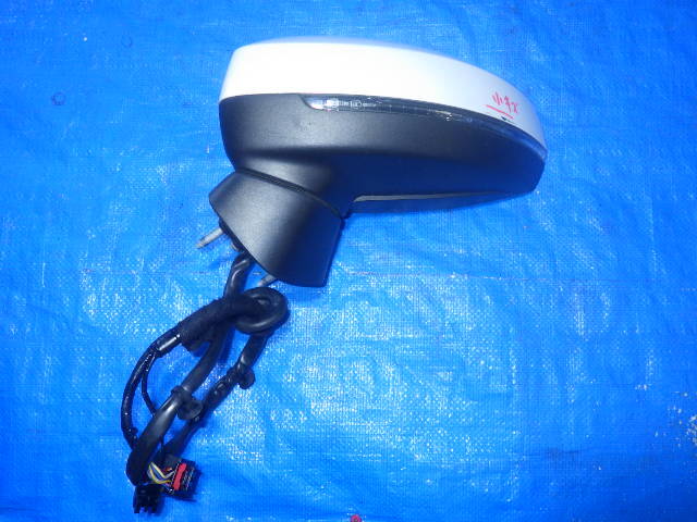 Yahoo!オークション - 73 アウディ A3 純正 8VCXS 令和1年 CXS 左 ドア...