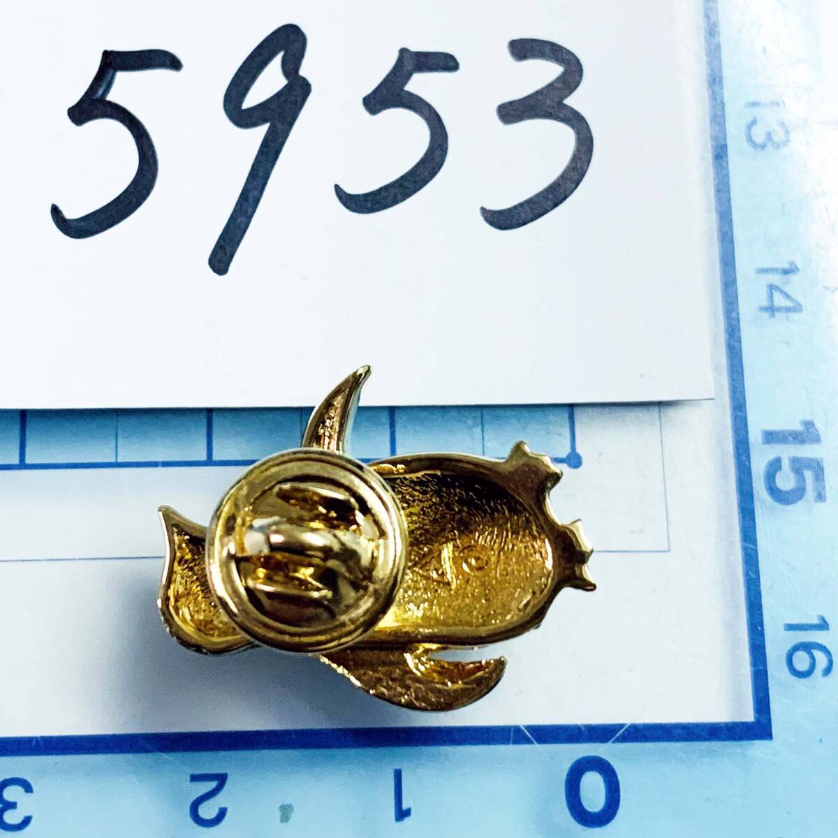 Yahoo!オークション - 美品 ブランド刻印あり エメラルド風ダイヤ風CZ ...