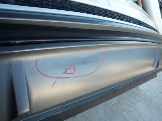 Yahoo!オークション - BF789 アウディ Q8 リアバンパー 白 4M8807511