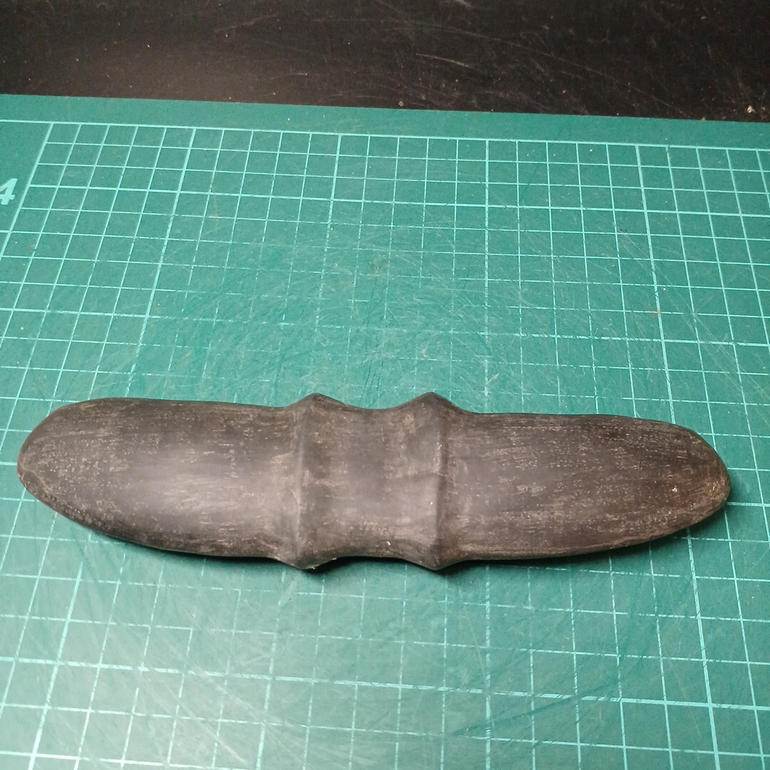 Yahoo!オークション - 9706 石器 左右対称独鈷石 岩手県岩手郡 標本サ...