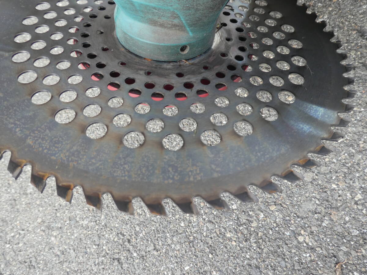 マキタ 充電式草刈機 充電器2台 バッテリー3個 MUR182UD 255mm Uハンドル 静音 刈払機用安定板 ジズライザー付(その他)｜売買されたオークション情報、yahooの商品情報を ...