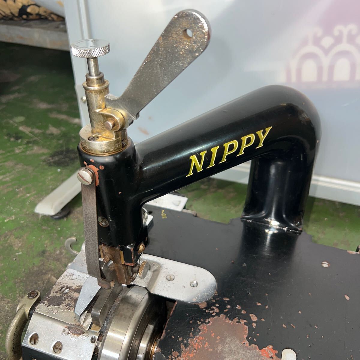 Yahoo!オークション - 24090105 NIPPY ニッピ 皮漉機 NP-2 革漉き機 レ...