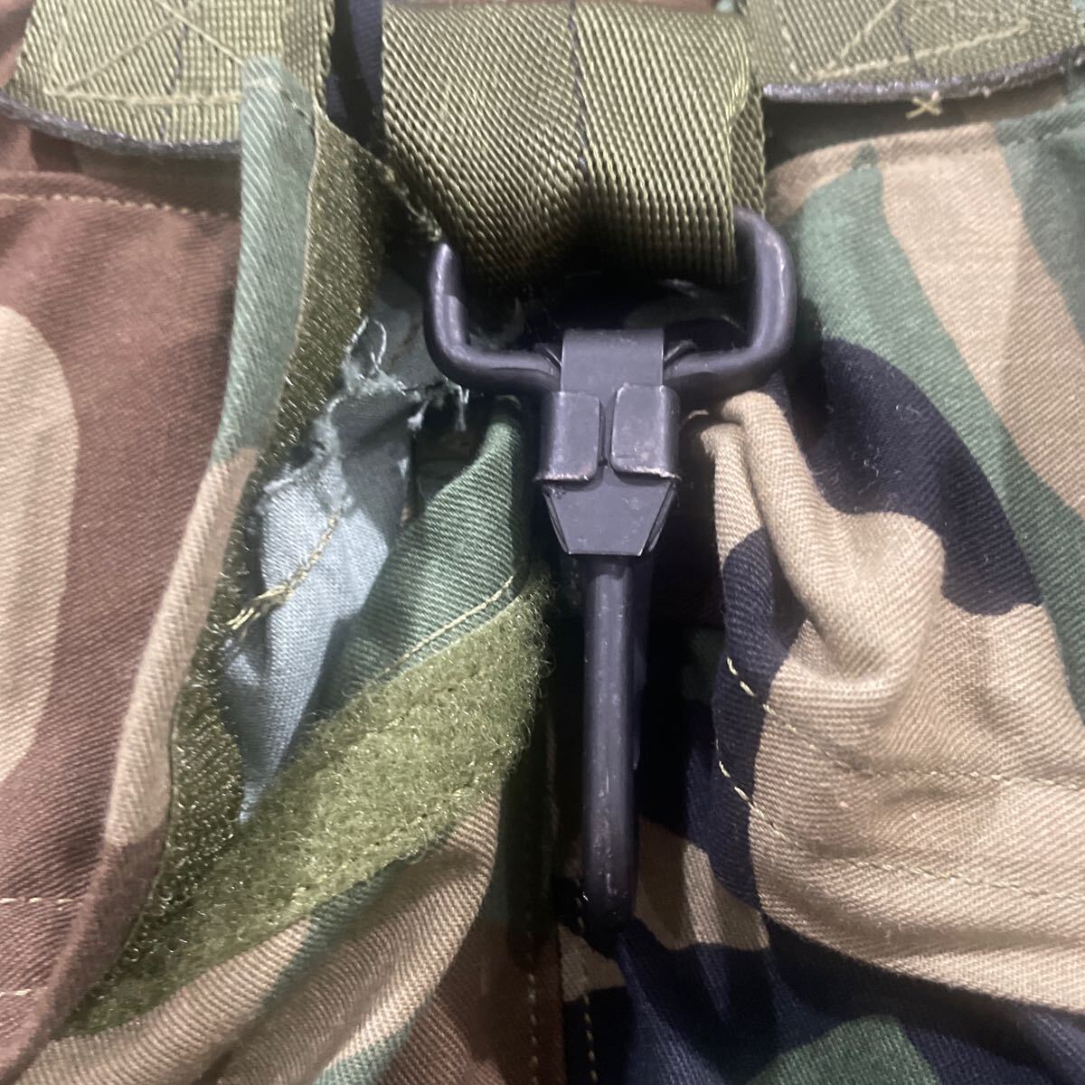 Yahoo!オークション - ウッドランドカモ 迷彩 米軍 ヘルメットバッグ H...