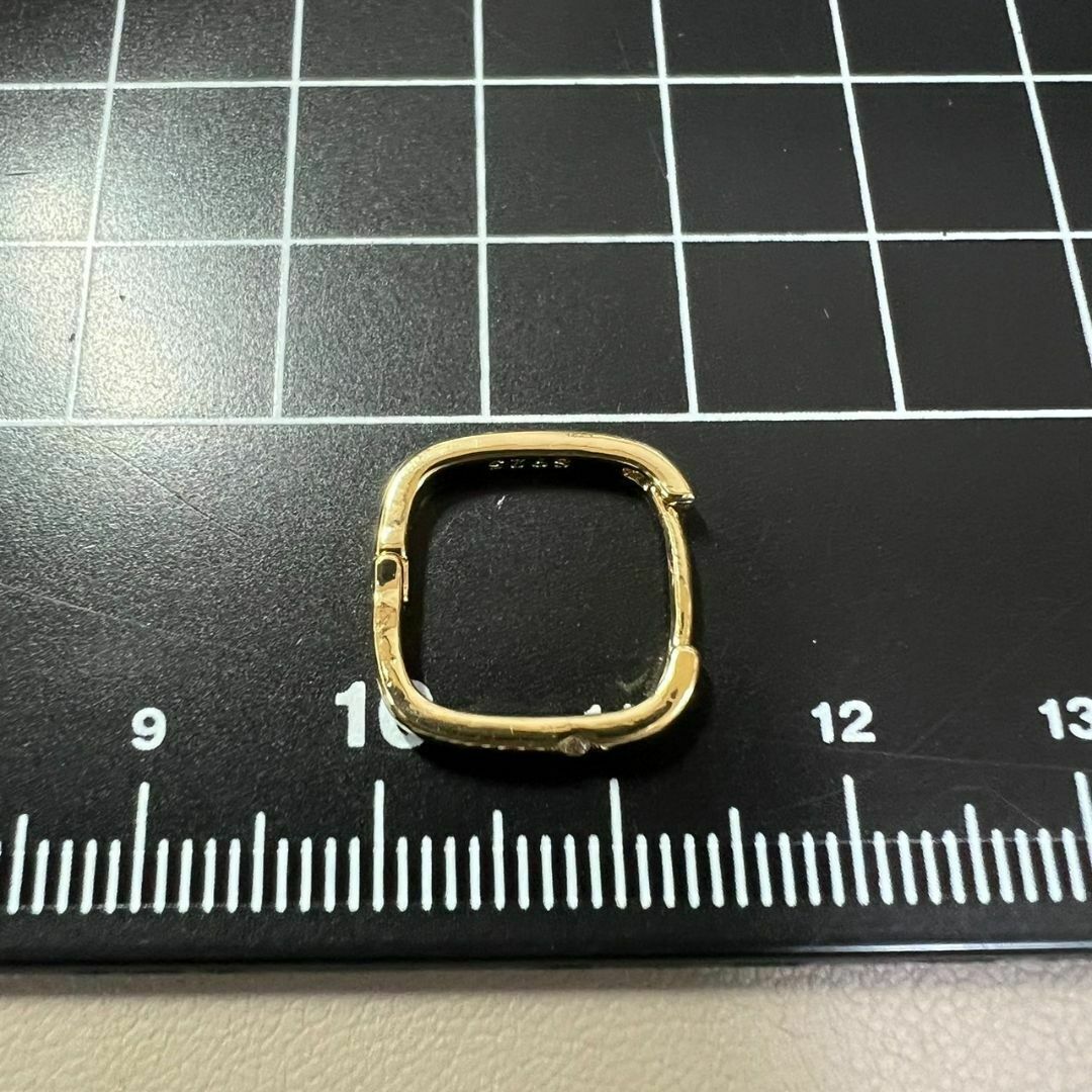 Yahoo!オークション - B587 匿名配送 リングピアス スクエア 四角形 ゴ...