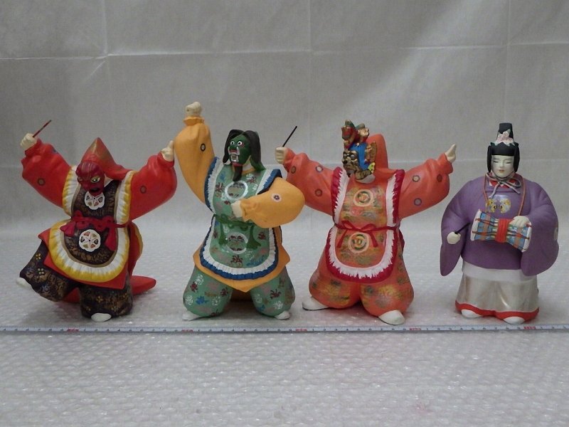 Yahoo!オークション - P5626 陶製 蘭陵王 等 舞楽人形 4点 置物 飾物