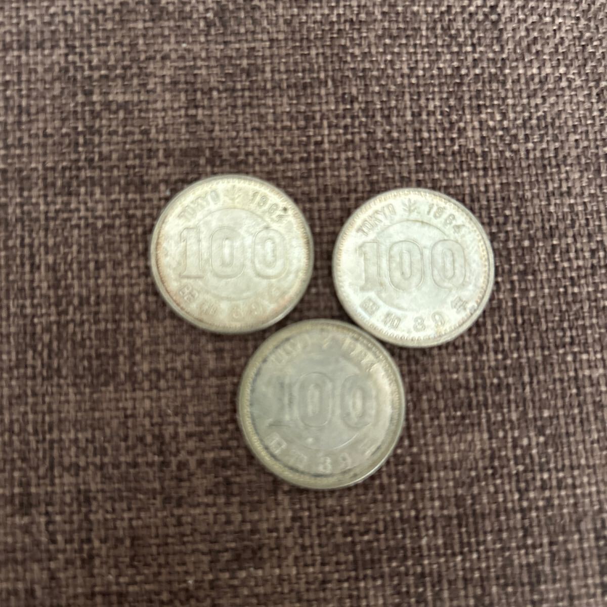 1964東京オリンピック記念硬貨 100円 3枚セット(オリンピック)｜売買されたオークション情報、yahooの商品情報をアーカイブ公開 - オークファン（aucfan.com）