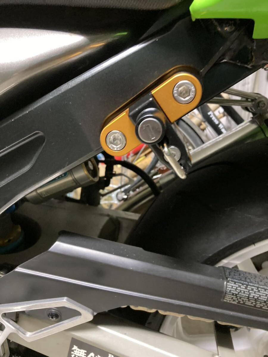 Yahoo!オークション - 二台分限定 ZX-12R用 ヘルメットホルダー