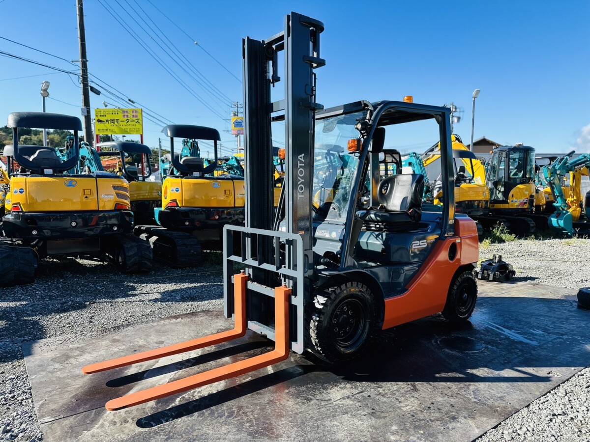 トヨタ フォークリフト 02-8FD25 荷重2.5T 揚高4M ミニユンボ ミニショベル下取りOK(建設機械、重機)｜売買されたオークション情報、yahooの商品情報をアーカイブ公開 ...