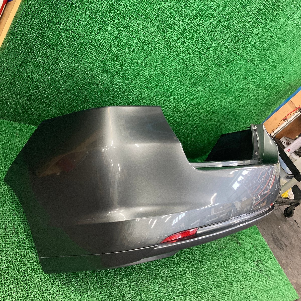 Yahoo!オークション - インサイト ZE2 L リアバンパー カラー NH737M ...