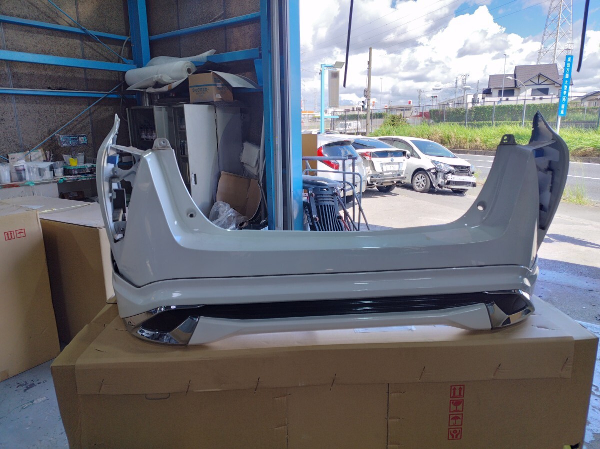 Yahoo!オークション - zvw 55 50 リヤバンパー モデリスタ モデリスタ...