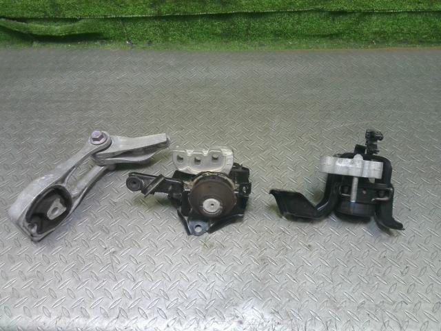 Yahoo!オークション - トヨタ（TOYOTA） 同梱不可 ヤリス MXPH15 エン...