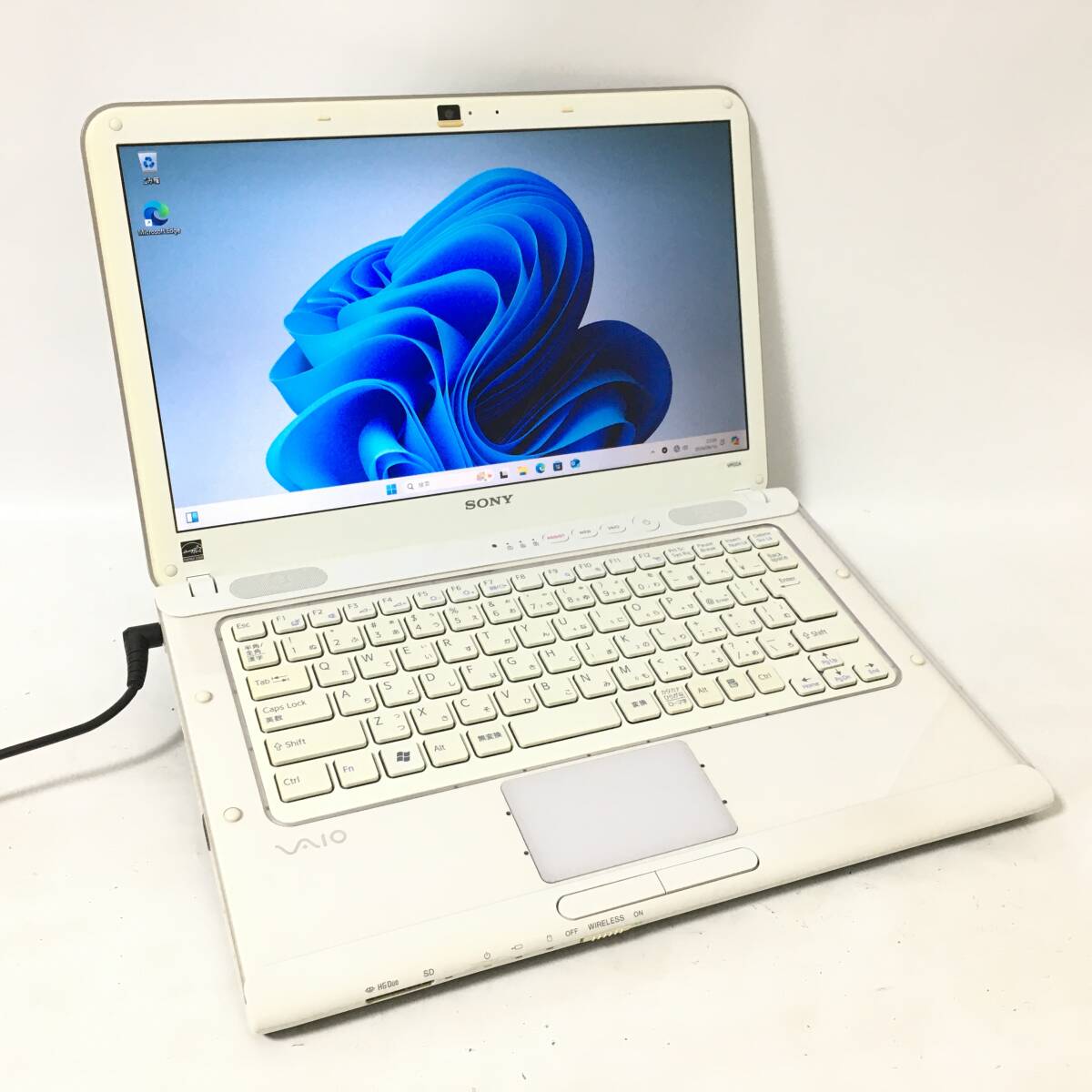 Yahoo!オークション - SSD換装済 VAIOのホワイト SONY ソニー VAIO C ...