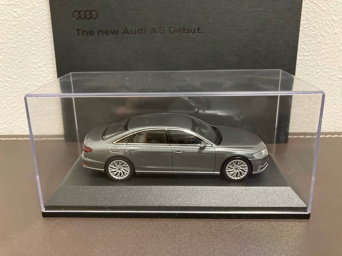 Yahoo!オークション - Audi純正 Audi A8L 1/43サイズ 化粧箱付