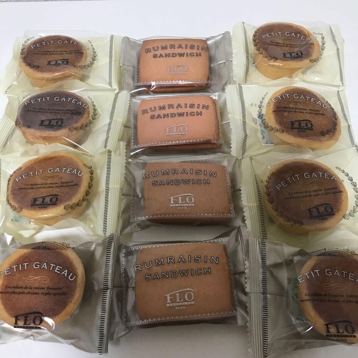 Yahoo!オークション - ラスト FLO お菓子詰め合わせ 洋菓子 お買い得