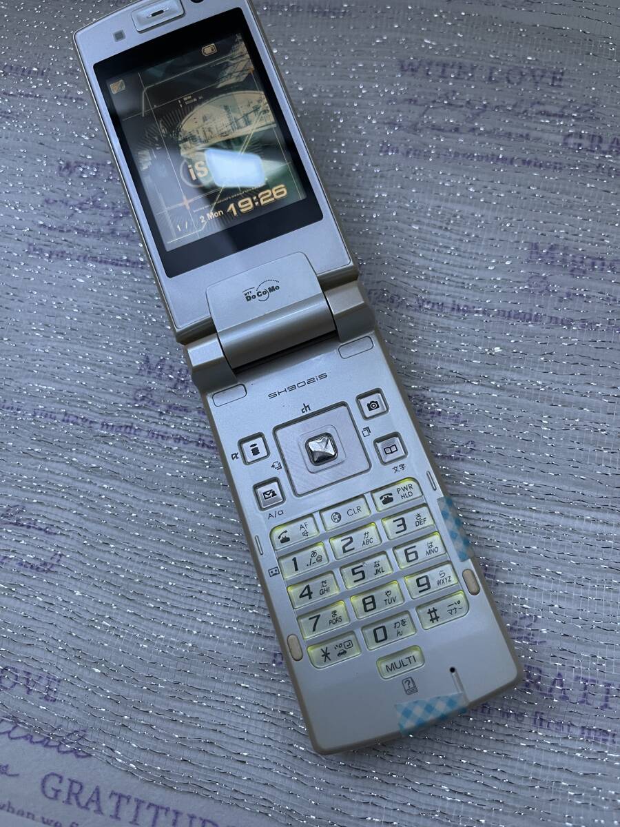 2006年製 シャインシルバー A06-0123001 001XYAB1062 NTT docomo 機器名称FOMA SH902iS 製造番号357660007505365 シャープ株式会社 ...