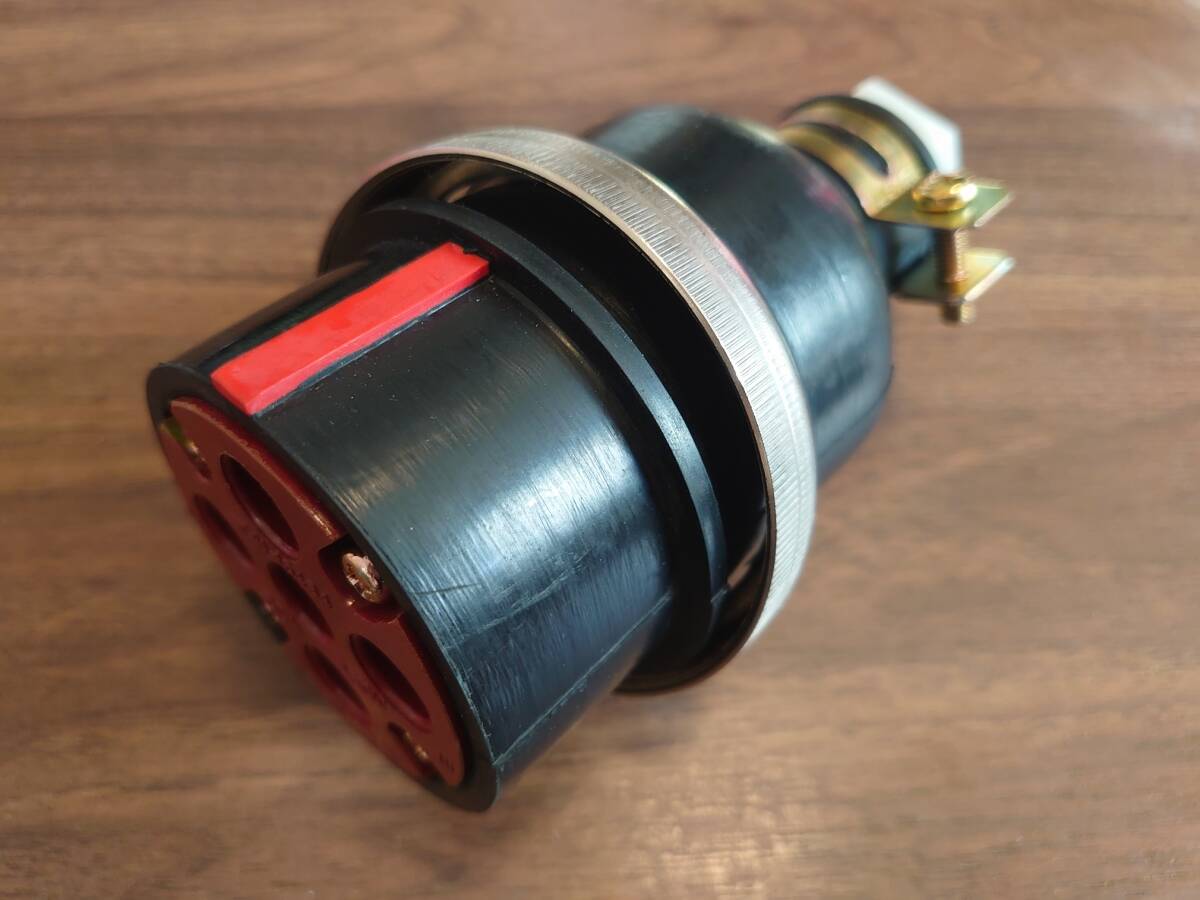 Yahoo!オークション - 泰和電器パネル用コンセントプラグ(250V 3P+E 30A)