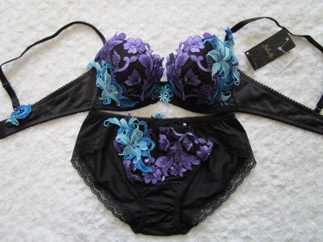 Yahoo!オークション - サルート[レトロモダン]C70＆ショーツM BLワ...