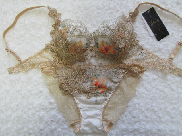 Yahoo!オークション - サルート[ルネッサンス]B70＆ショーツM IVワ...