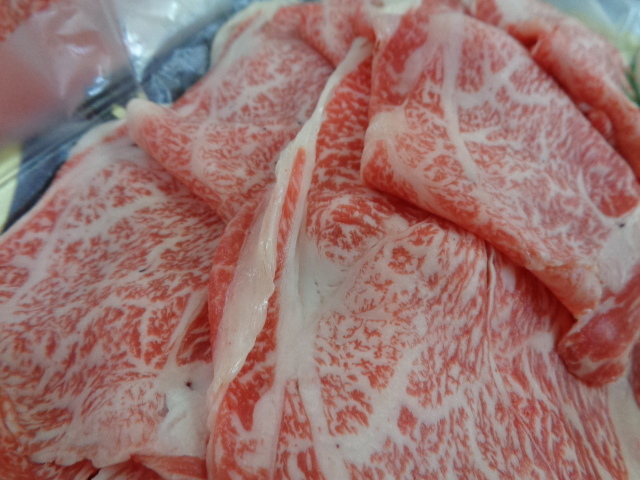 Yahoo!オークション - ふらの牛A5牝 超特肩ロース中とろ切り落し 3k...