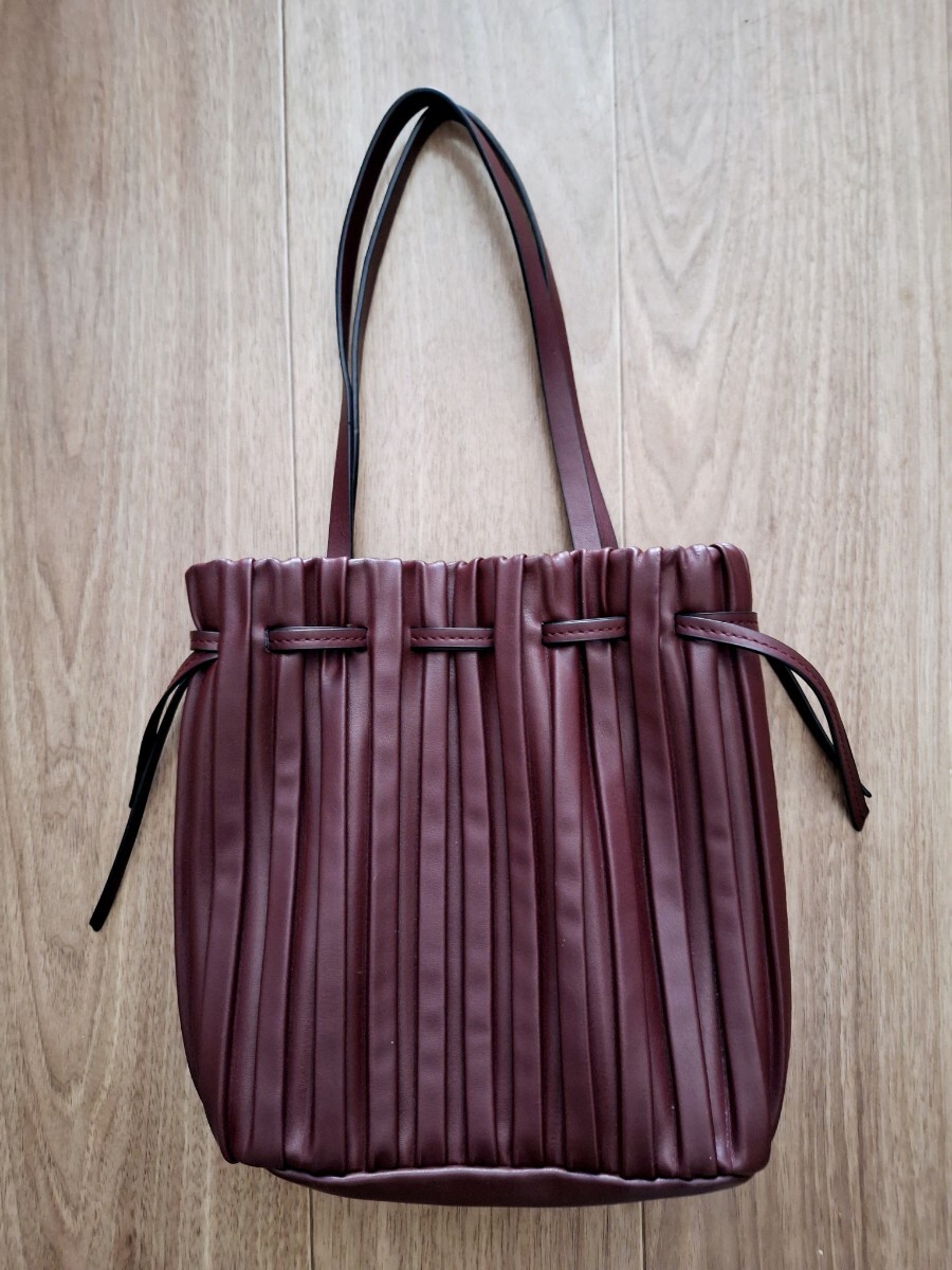 Yahoo!オークション - ZARA 2wayプリーツ バッグ ボルドー