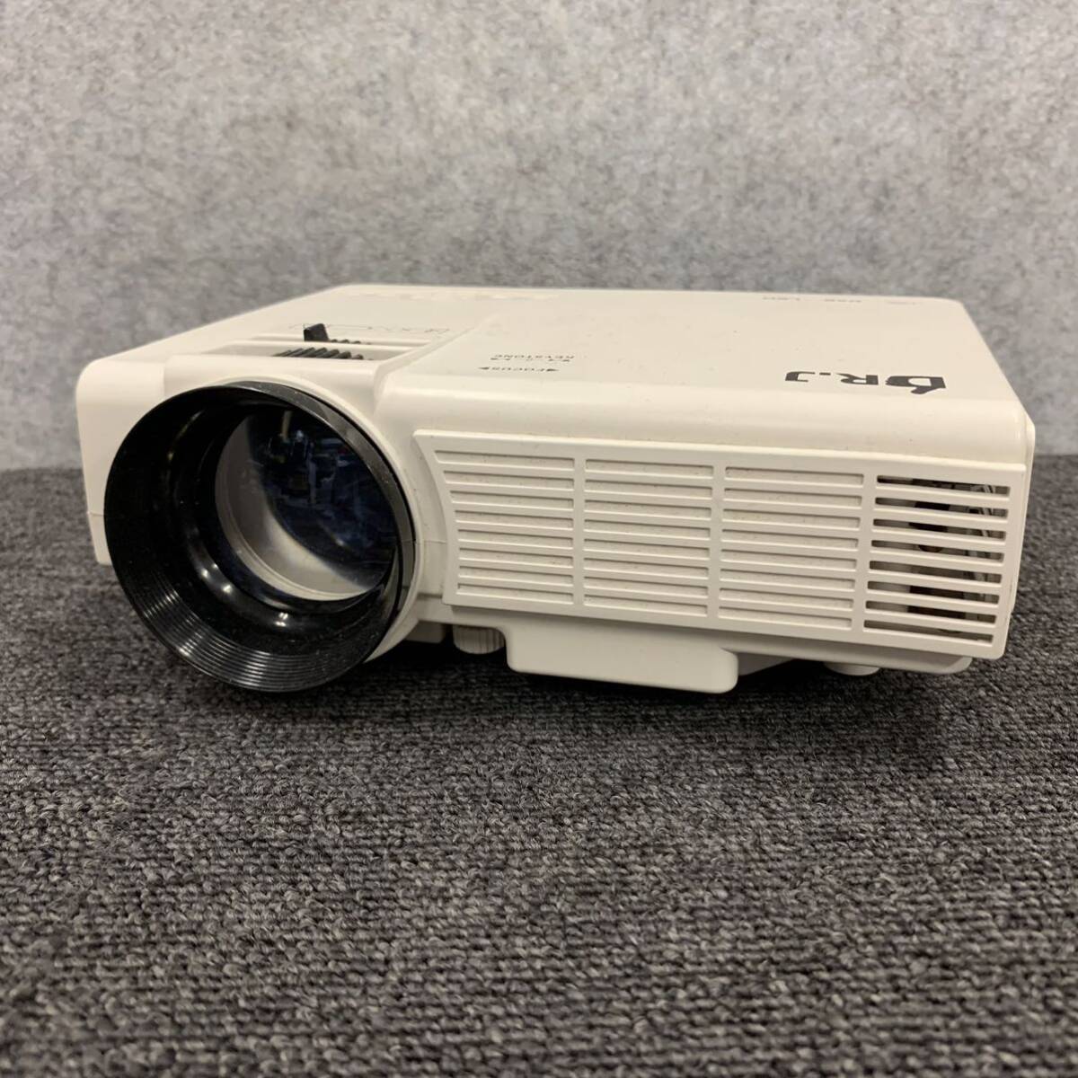 Yahoo!オークション - DR.J LED ミニ プロジェクター HI-04 本体のみ