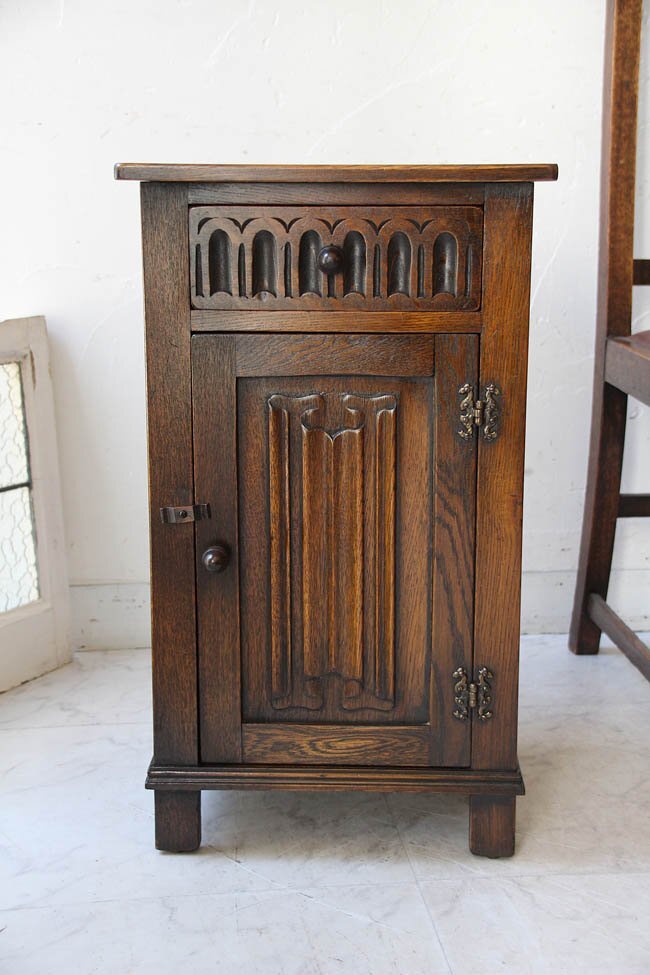 Yahoo!オークション - 店頭価格 ￥44000 ベットサイドキャビネッ...