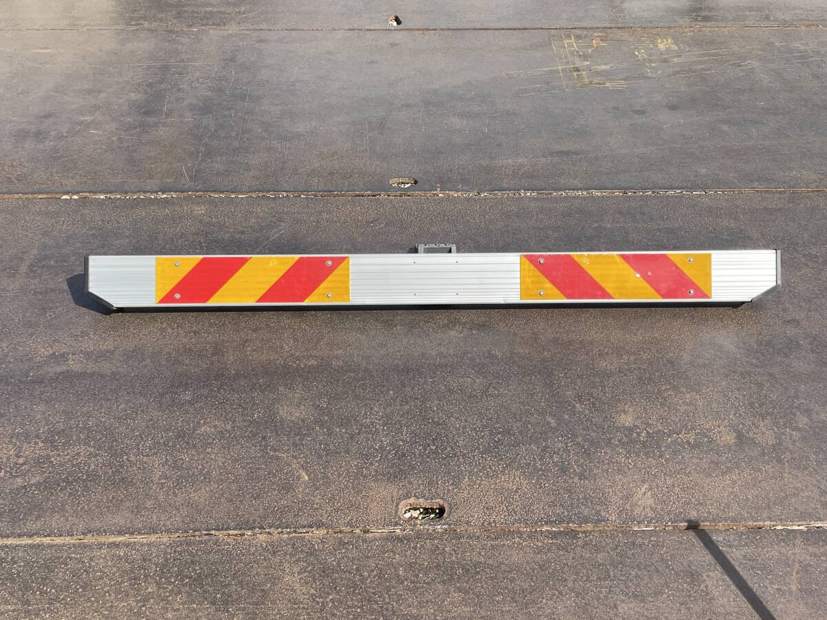 Yahoo!オークション - リアバンパー 本体のみ アルミ製 205CM A1M 反射...