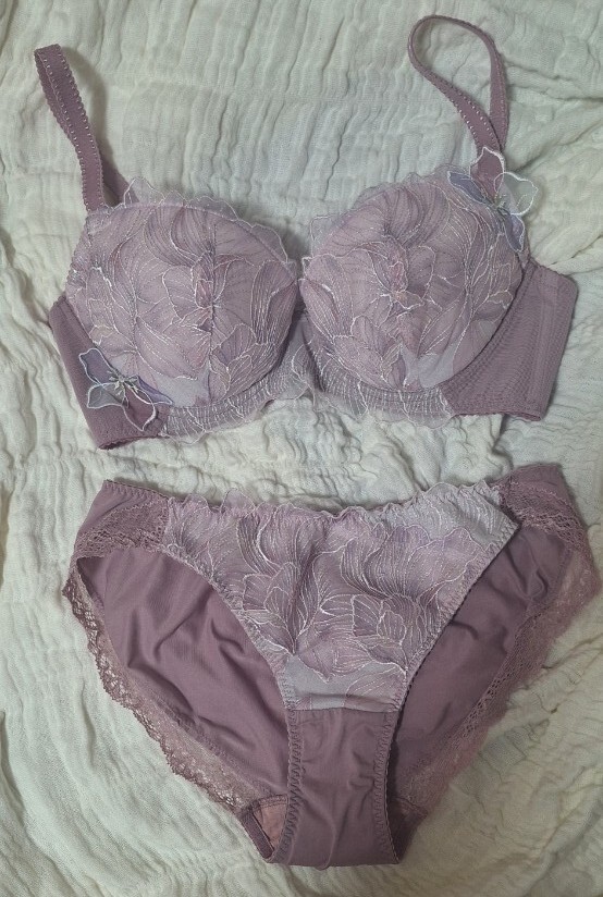 Yahoo!オークション - 未使用Wacoal D75ブラ&Mショーツセットくすみピ...