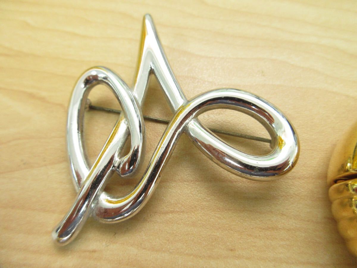 Yahoo!オークション - 【B46】MONET モネ バングル ブローチ ゴールド...