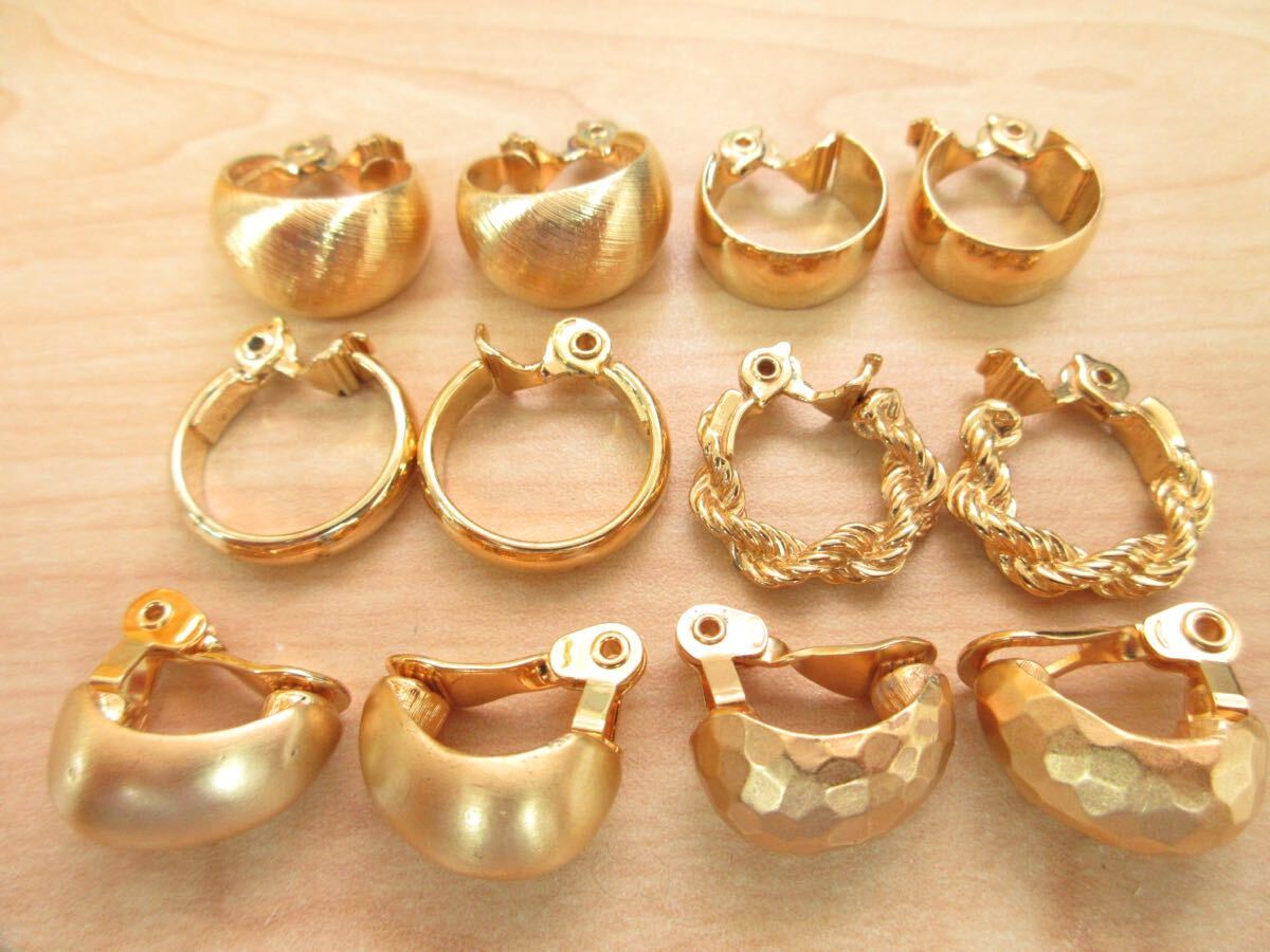 Yahoo!オークション - 【E74】MONET モネ イヤリング 両耳揃い 両耳 ゴ...