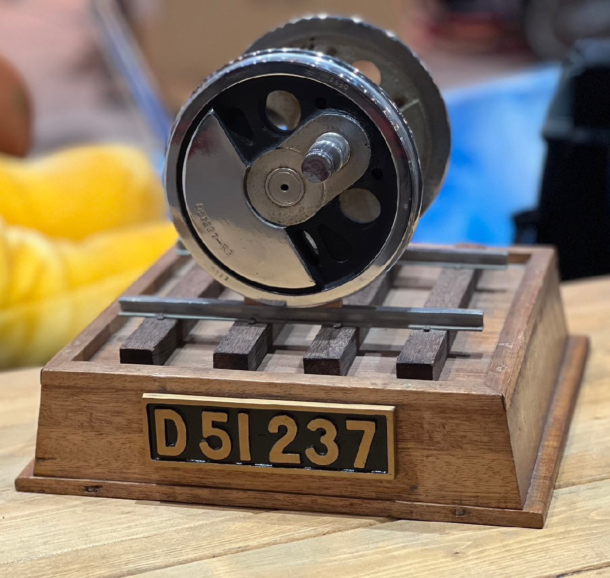 国鉄 部品 D51237 蒸気機関車 車輪 台付 ミニチュア 置物 鉄道部品 鉄道グッズ(鉄道関連グッズ)｜売買されたオークション情報、yahooの商品情報をアーカイブ公開 - オークファン ...