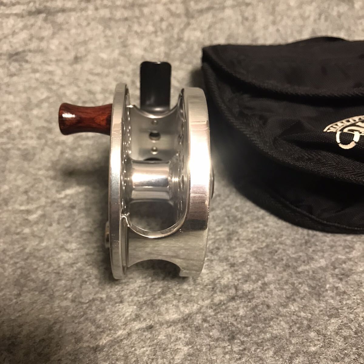 Yahoo!オークション - 完動品 中古良品 Abel TR1 TR-1 Fly Reel シル...