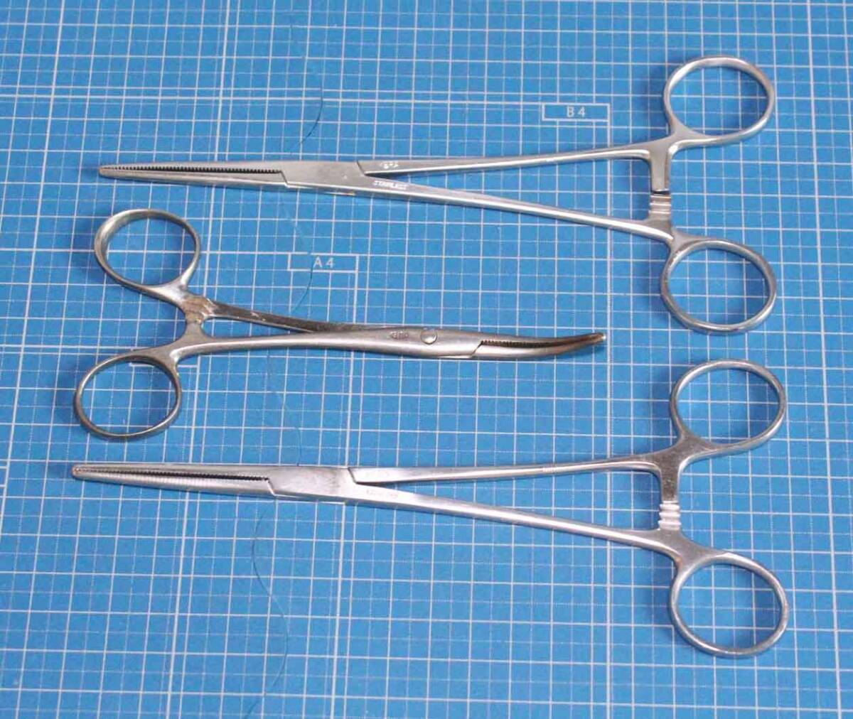 Yahoo!オークション - [J259]医療器具 鉗子 かんし コッヘル鉗子 有鉤 ...