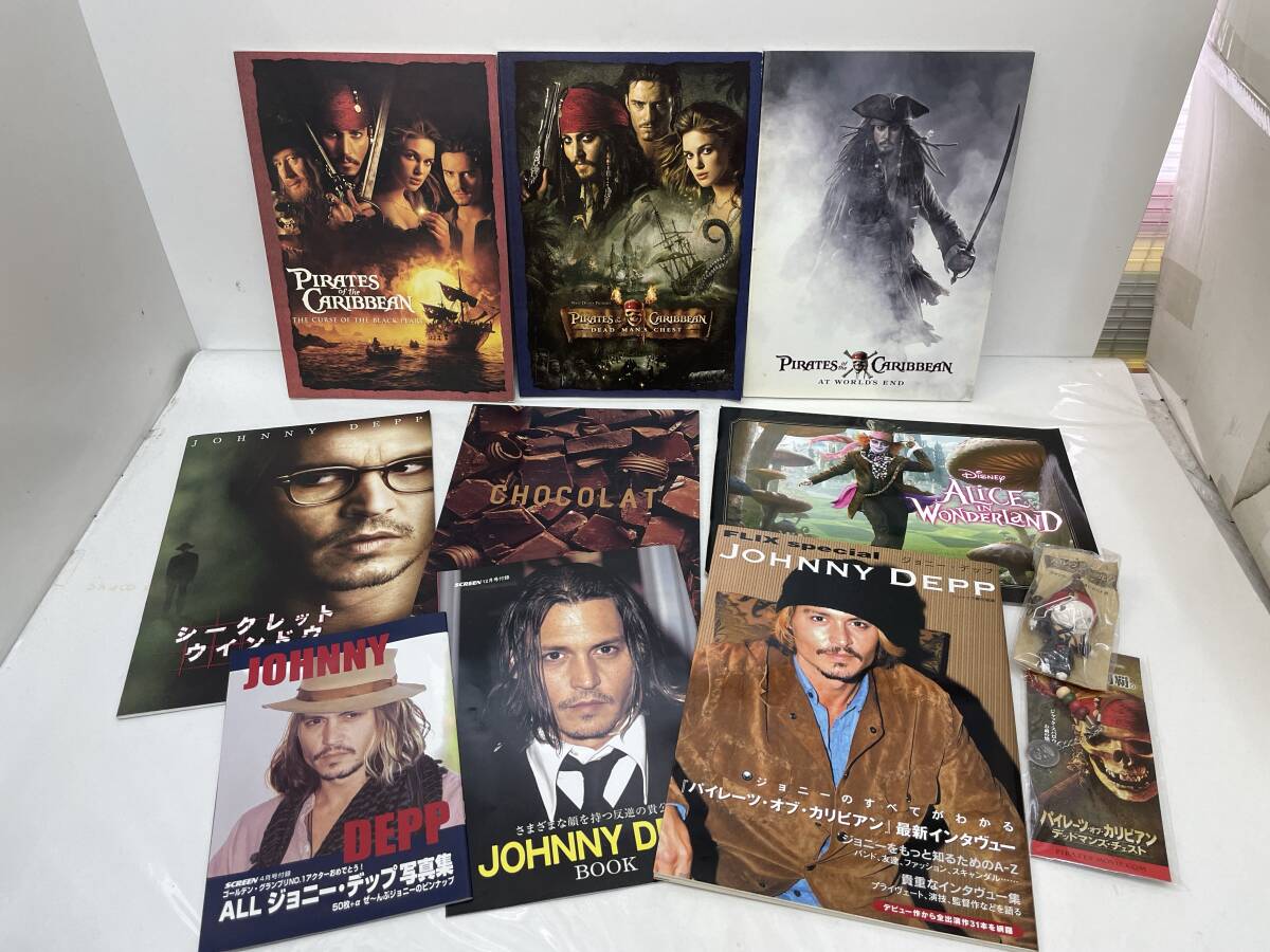 Yahoo!オークション - 【R-3-R27】 ジョニー・デップ パンフ 他 まとめ...