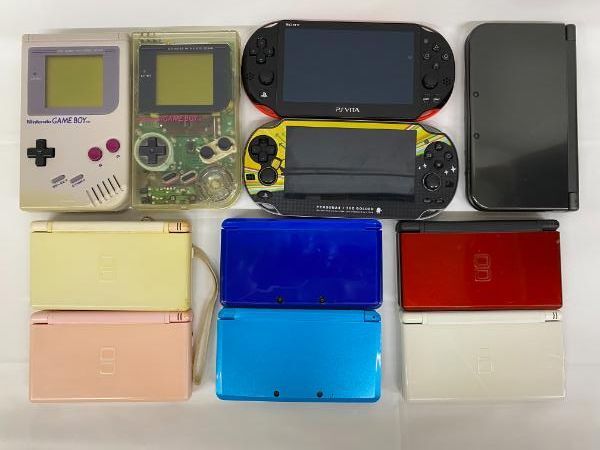 Yahoo!オークション - 62 PSVITA/3DS/DSLite/GB ジャンク 11台 まとめ
