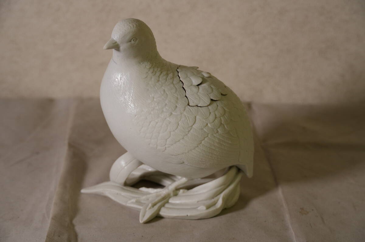 Yahoo!オークション - T576 鍋島焼 白磁鶉香炉 箱付き 香炉 香道具...