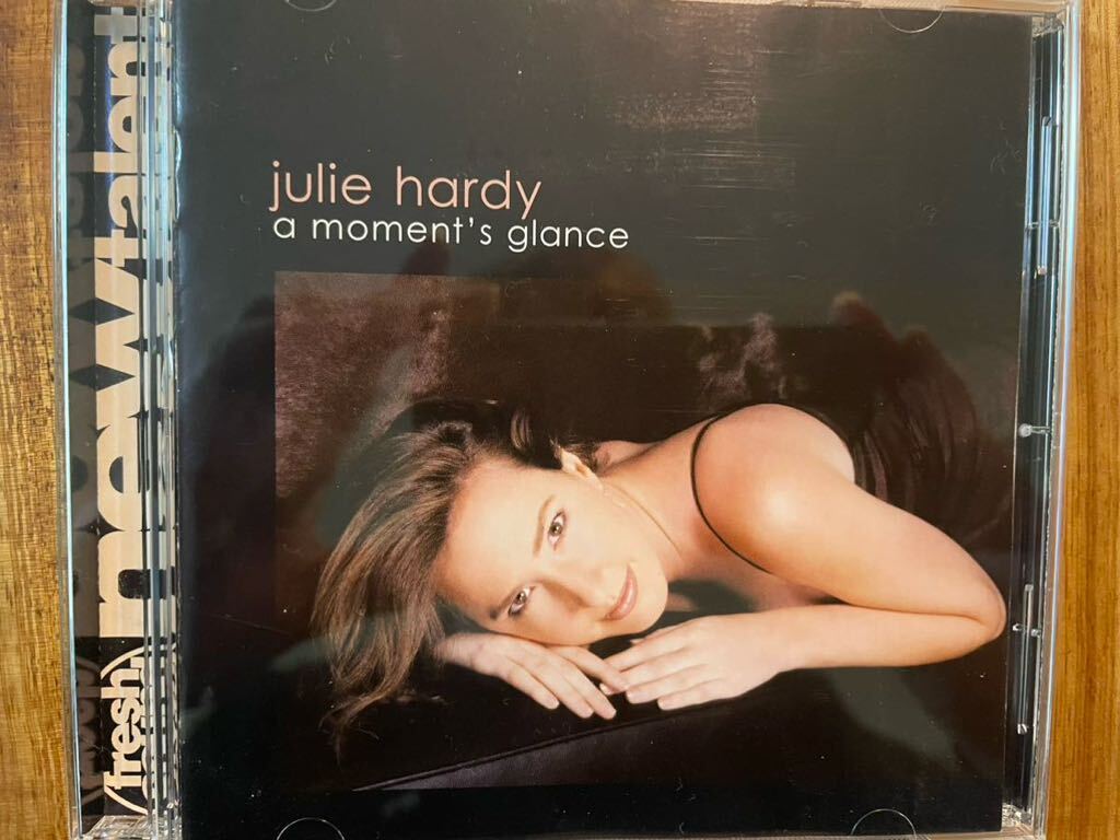 Yahoo!オークション - CD JULIE HARDY / A MOMENT'S GLANCE