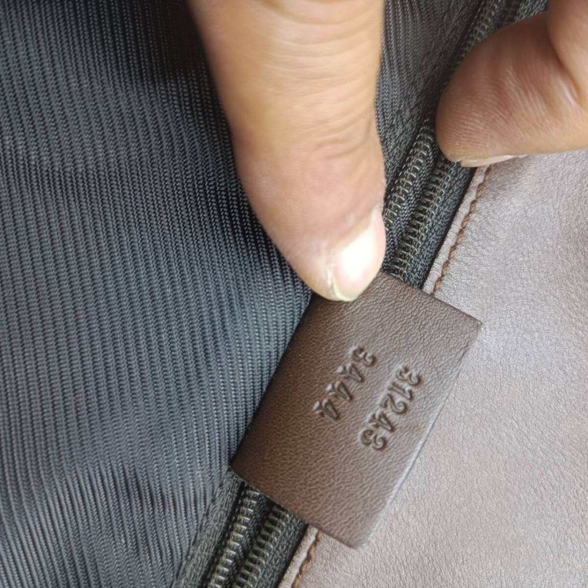 Yahoo!オークション - D GUCCI グッチ トートバッグ GGキャンバス A4 ...