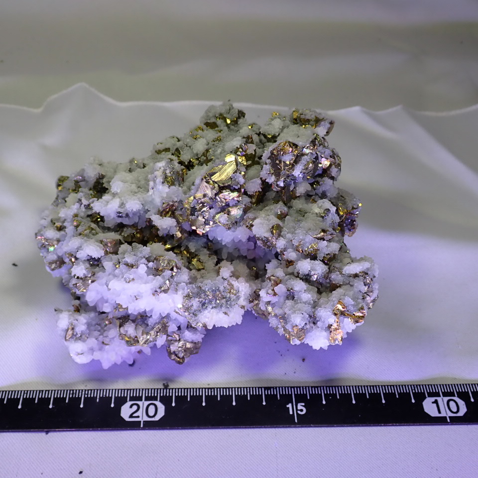 Yahoo!オークション - 日本産鉱物 黄銅鉱の群晶 秋田県大仙市協和宮田...