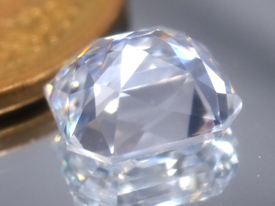 Yahoo!オークション - 5.68ct 新品・最先端技術のレーザー光線によるニ...