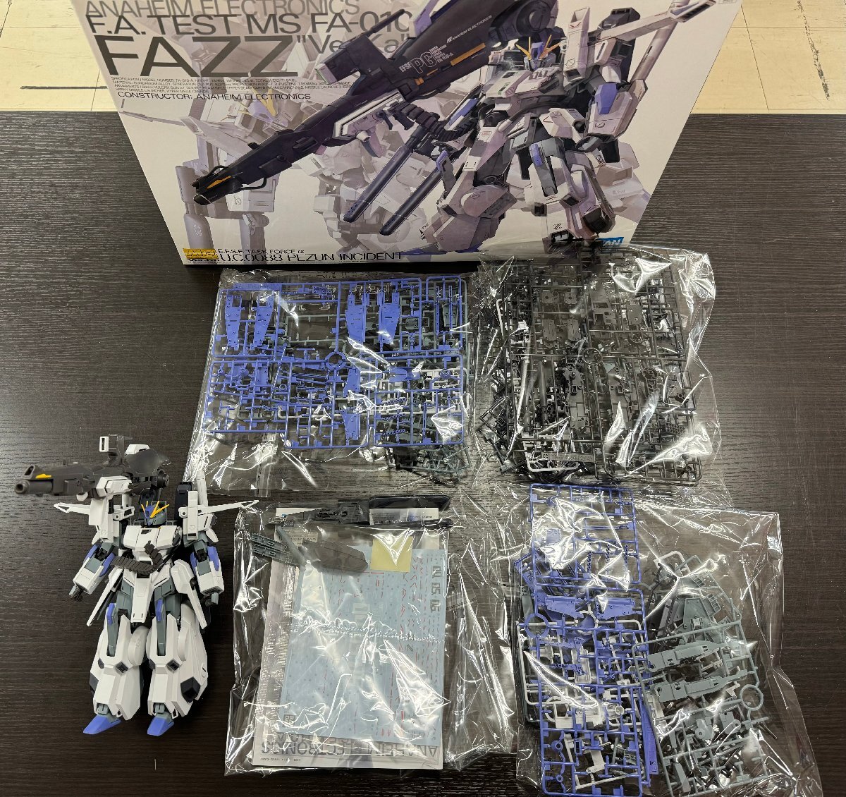 Yahoo!オークション - (現状品)MG 1/100 FAZZ Ver．Ka