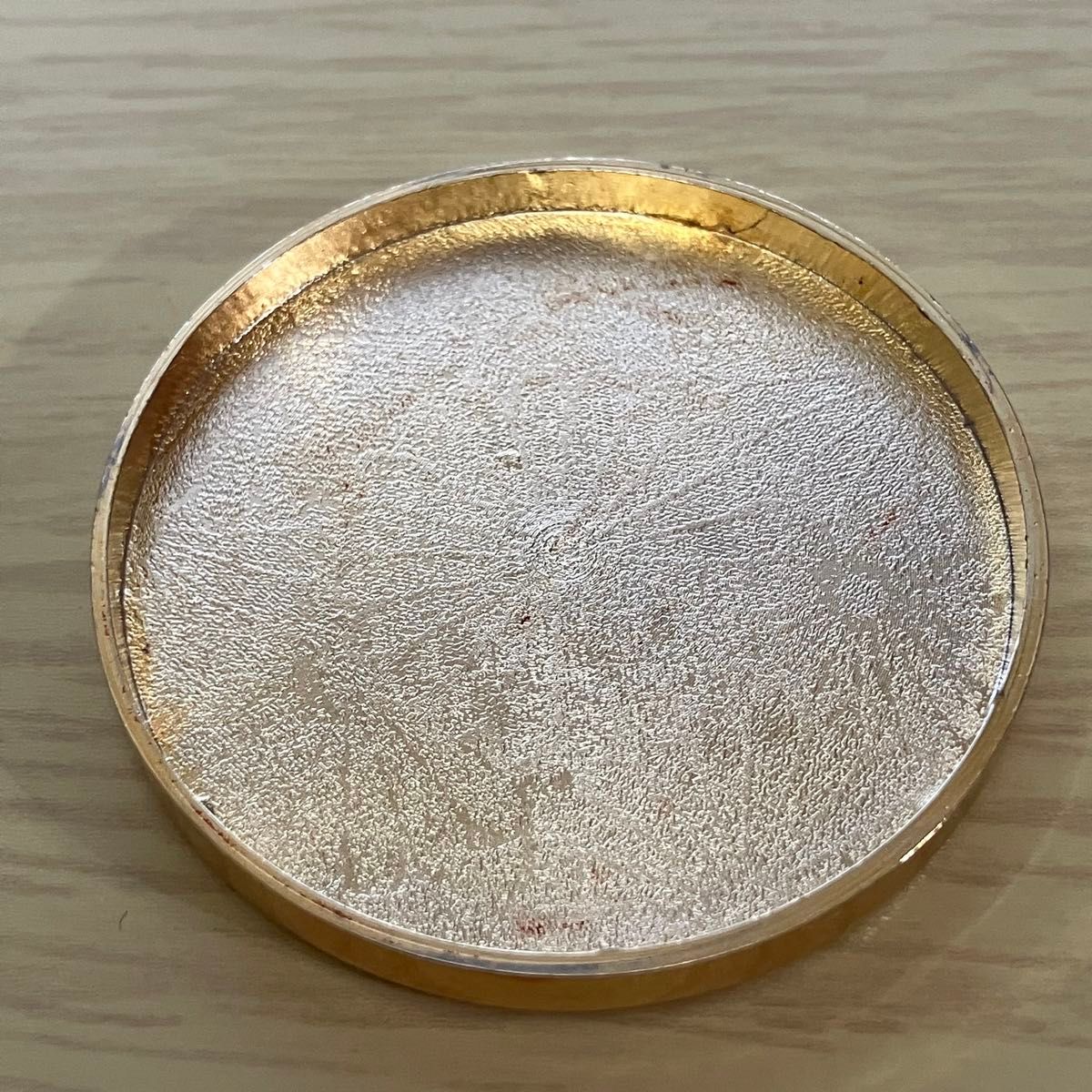 菊の御紋24KGP 朱肉入れ ゴールドカラー 金メッキ 菊紋 菊花紋様 菊の御紋24KGP 朱肉入れ ゴールドカラー 金メッキ 菊紋 菊花紋様