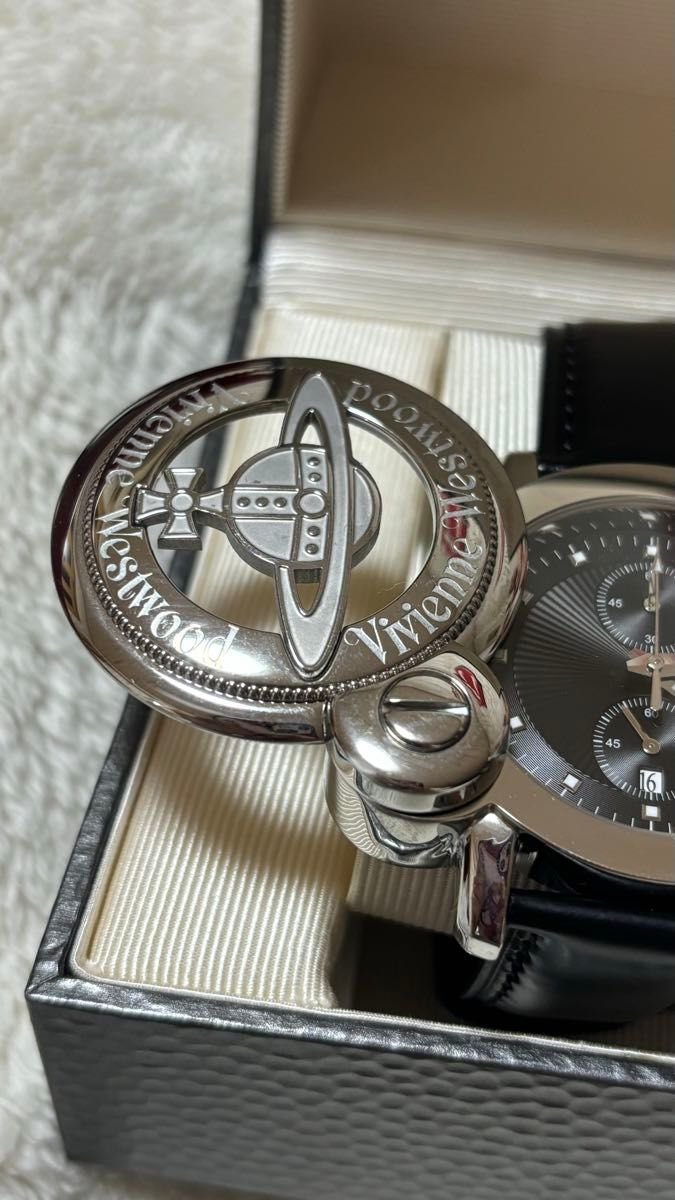 極美品 ヴィヴィアンウエストウッド 時計 Cage VW-2063 Vivienne 極美品 ヴィヴィアンウエストウッド 時計 Cage VW-2063 Vivienne