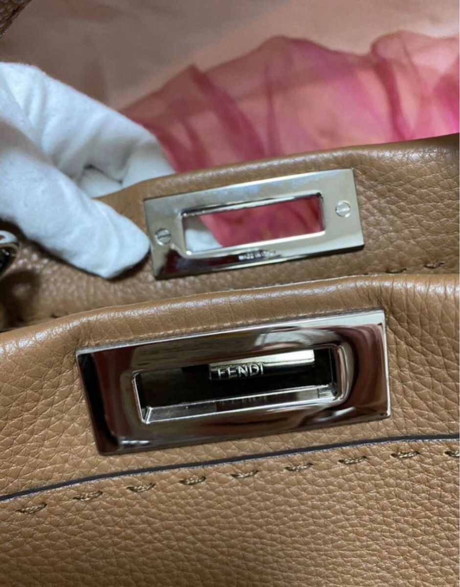 美品 FENDI フェンディ ピーカブー セレリア レギュラーサイズ 美品 FENDI フェンディ ピーカブー セレリア レギュラーサイズ